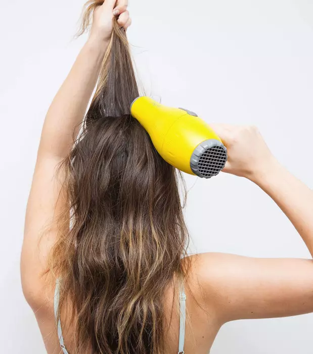 This is genius! 10 Lifehas for hair that will change your life 57937_5