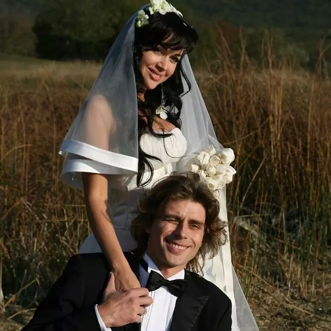 Kulawarga Anastasia ZAPorotnyuk nuduhake foto pernikahan karo Peter Chernyshev 580_2