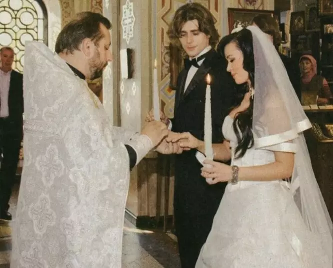 Relatives Anastasia Zavorotnyuk showed her wedding photo with Peter Chernyshev 580_3