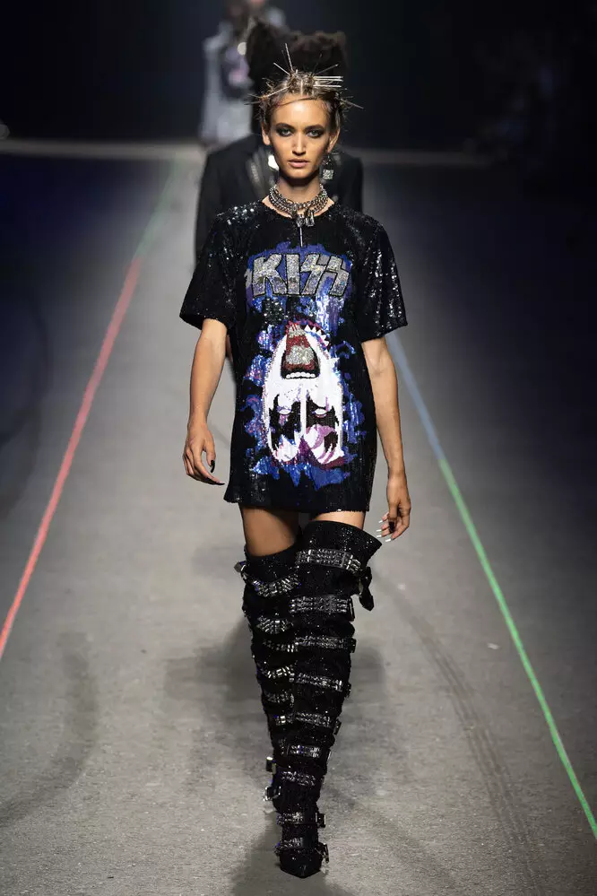 Mad Max, Languages ​​of Flame and Glam Rock in the Collection of Philipp Plein S / S 2020 58354_14