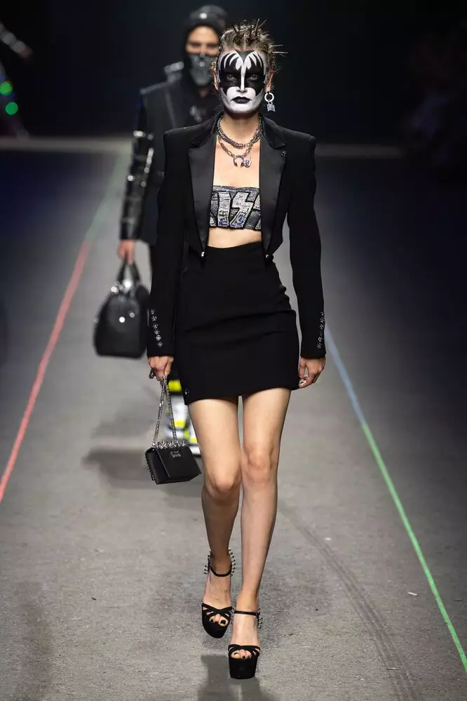 Mad Max, Languages ​​of Flame and Glam Rock in the Collection of Philipp Plein S / S 2020 58354_15