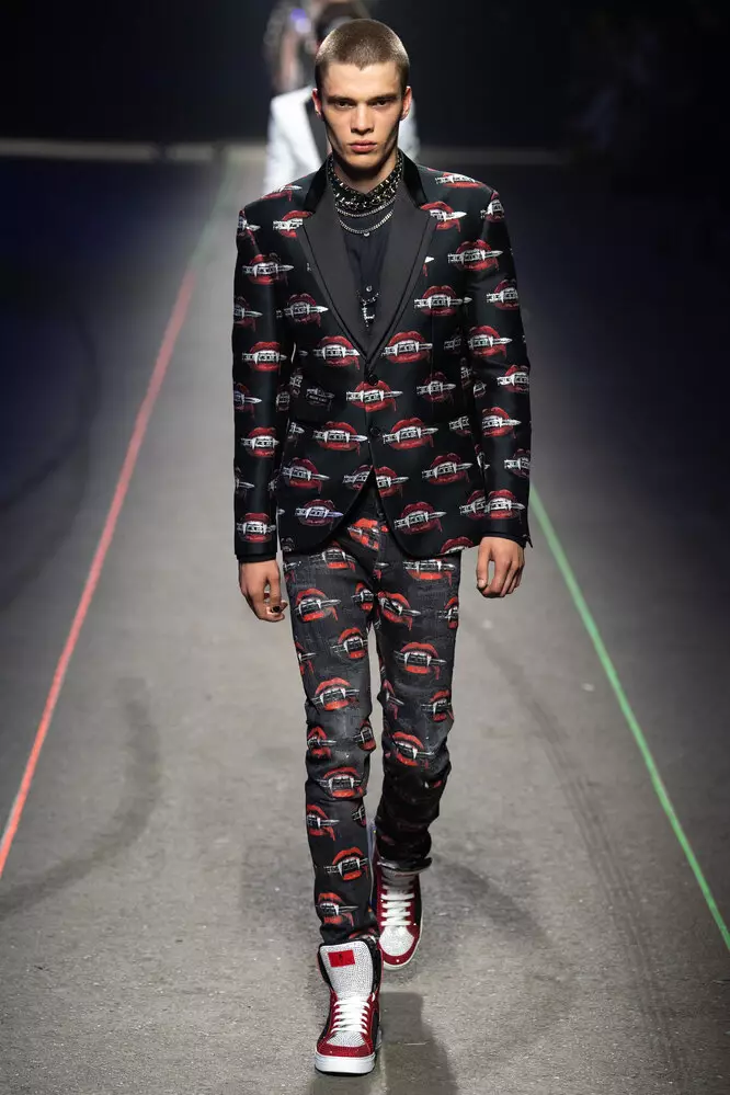 Mad Max, Languages ​​of Flame and Glam Rock in the Collection of Philipp Plein S / S 2020 58354_16