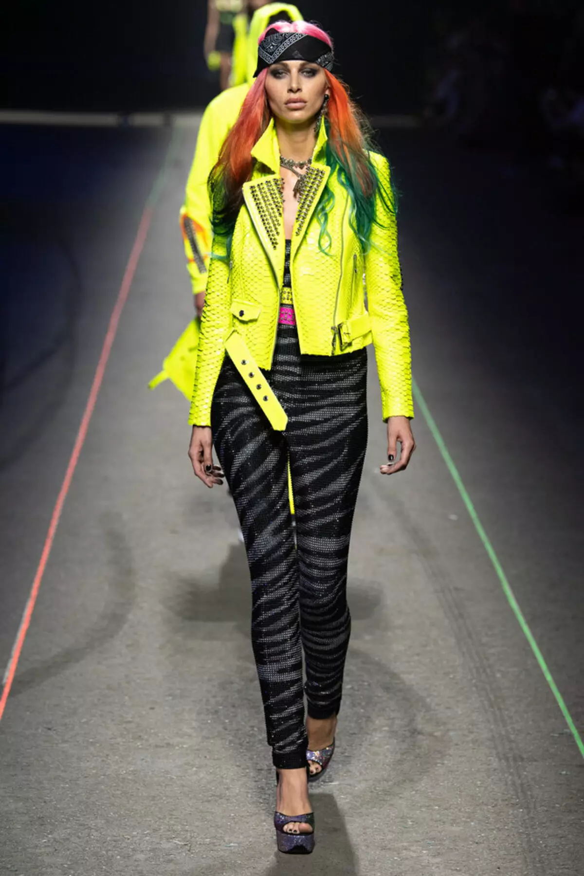 Mad Max, Languages ​​of Flame and Glam Rock in the Collection of Philipp Plein S / S 2020 58354_8