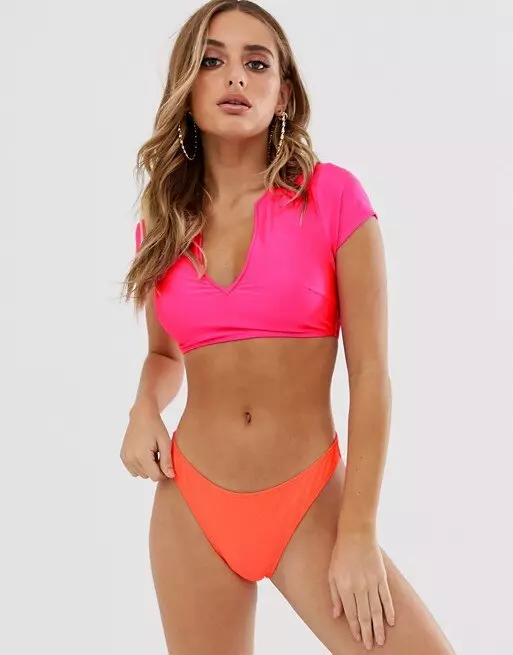 In the style of the 90s: Sexy Swimwear with High Cutouts on Hips 58430_5
