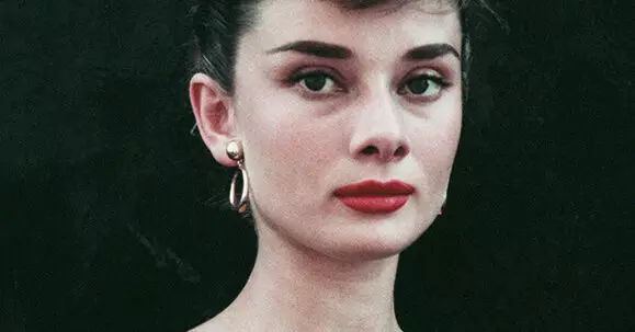 Elements of Audrey Hepburn style, which are relevant again in this summer