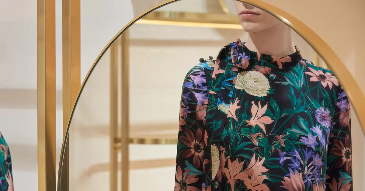 Flowers for the Soul: Capsule Collection Redvalentino for Tsum