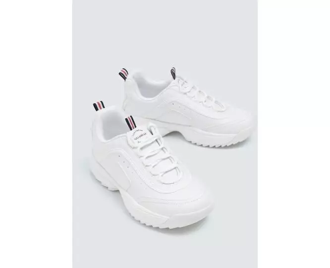 9 best models of white sneakers for the perfect basic wardrobe 58986_4