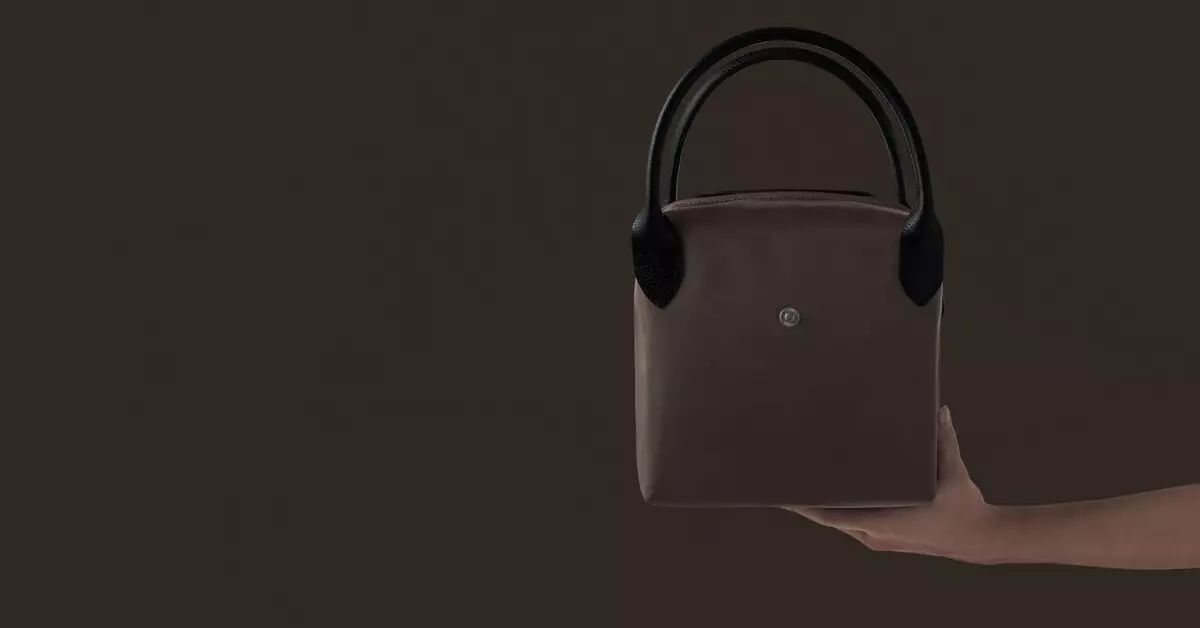 Cones, Cubes and Ovals: New Bag Collection La Pilage