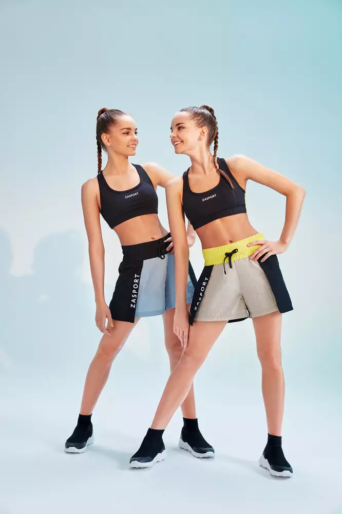 Two graces: Dina and Arina Averina presented a new fitness collection Zasport 59175_2