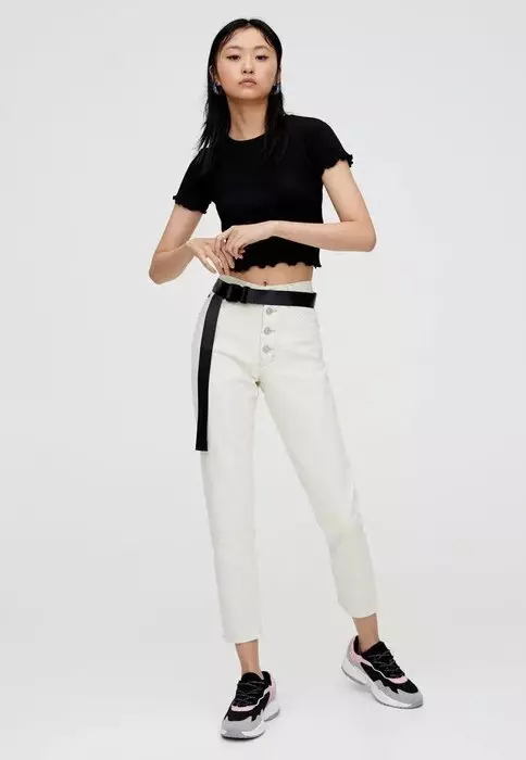 Hit Summer - Free White Jeans, which should be every fashionista 59239_3