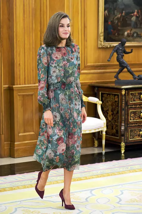 Democratic monarchy: How the Queen of the Leticia wears things from Zara 59397_3