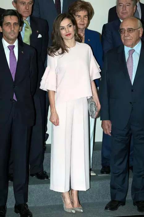 Democratic monarchy: How the Queen of the Leticia wears things from Zara 59397_5