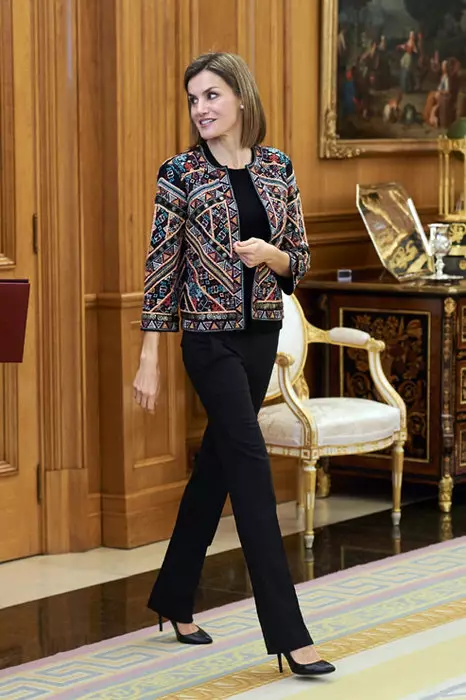 Democratic monarchy: How the Queen of the Leticia wears things from Zara 59397_7