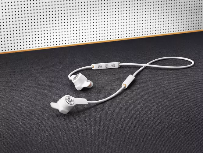 Active Position: New Bang & Olufsen Headphones 59407_5