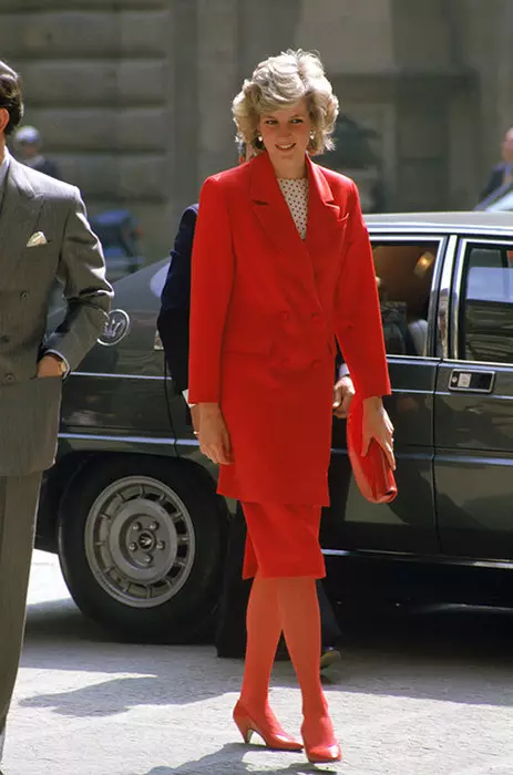 6 jackets from the wardrobe princesses Diana, which are relevant today 59539_5