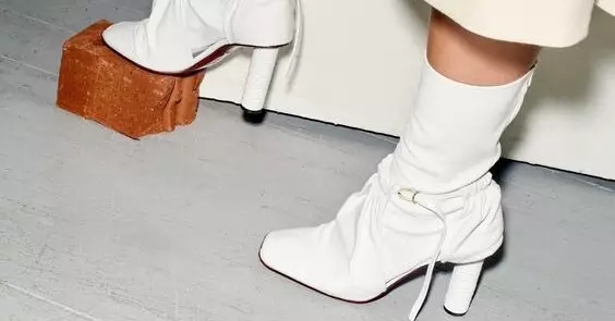 Boots for Snow White: Footwear of Light Tones in Cold August