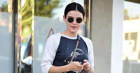 Bag is not a place: stars who unsuccessfully pick accessories