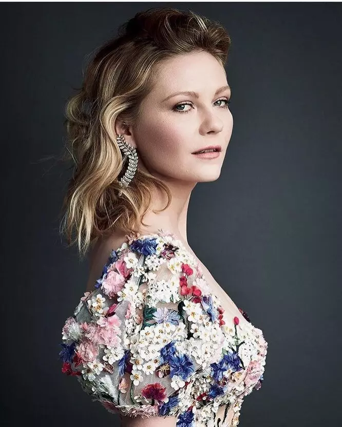 From an immortal girl to an exemplary mother: the evolution of the style of Kirsten Dunst 60135_10