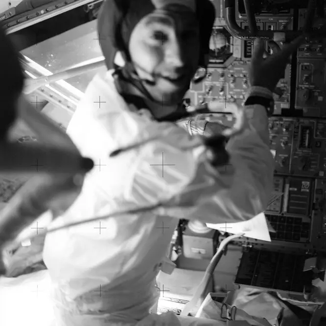 Ғарышкерлер «Аполло-13» миссиясы білек сағаттарын сақтады 6033_2
