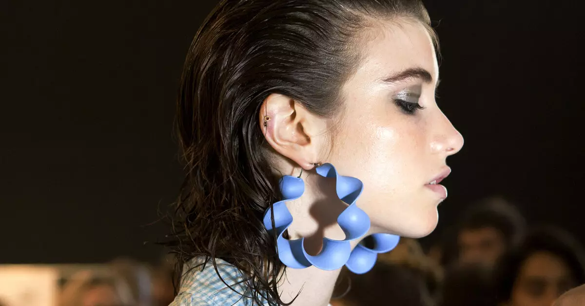 Earrings - Rings: What happened to them and how to wear them