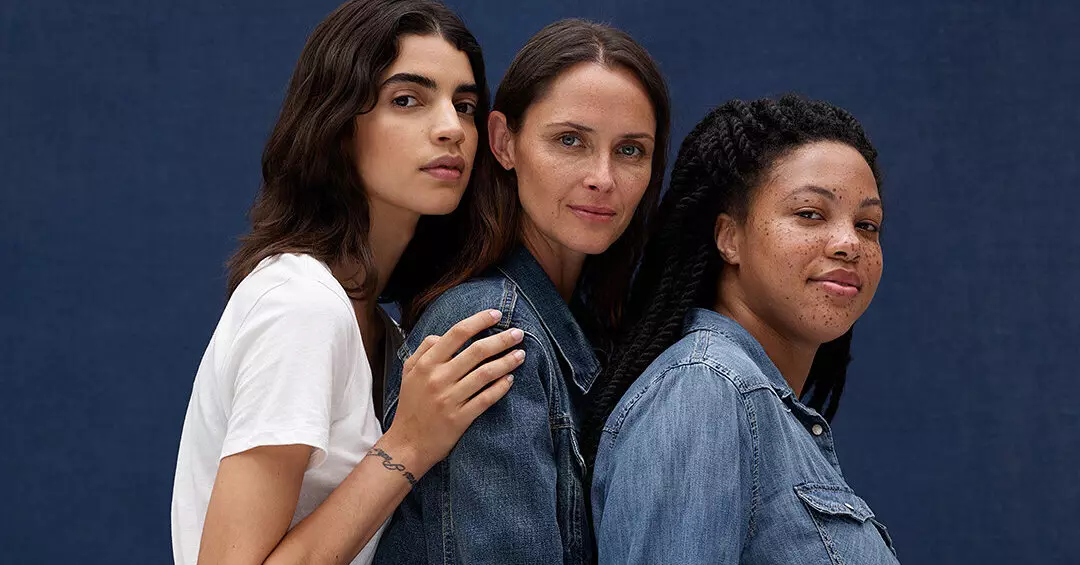 "This is the time of Denim Gap": new models and jeans styles in honor of the anniversary of the brand