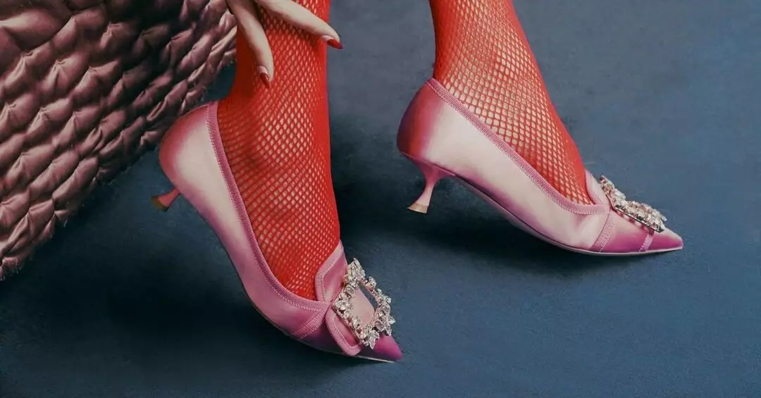 Sexually and convenient: the most desirable shoes of the season on a small heel