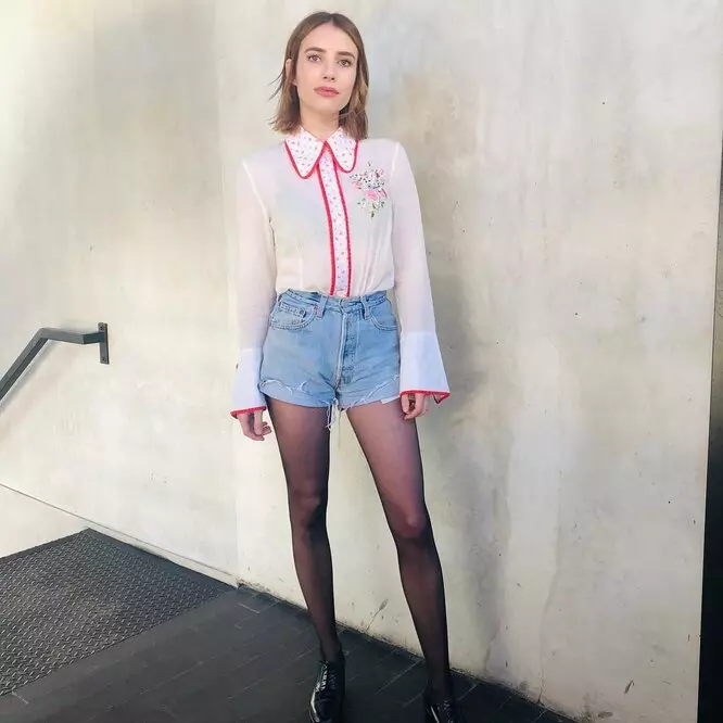 Lily Collins, Chloe Market and Emma Roberts show how to wear school style 60604_11