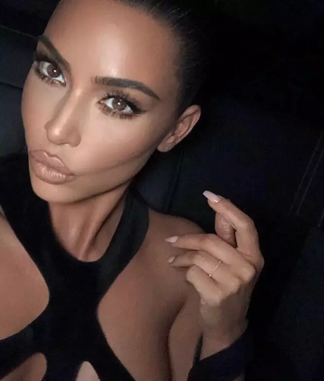 Kim Kardashian decided not to drink alcohol for saving secrets 60650_2