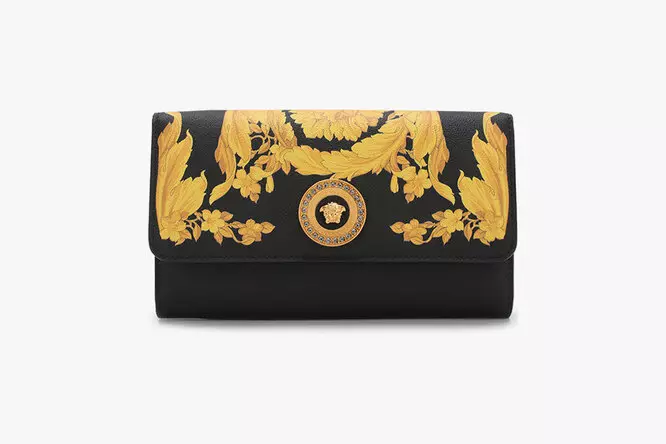 Epoch of Enlightenment: 10 luxury clutches that will come in hand to you at a party 60726_12