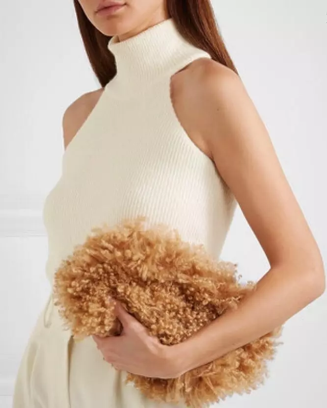 Affectionate and gentle: 10 fluffy bags that do not want to get out of the hands 60846_2