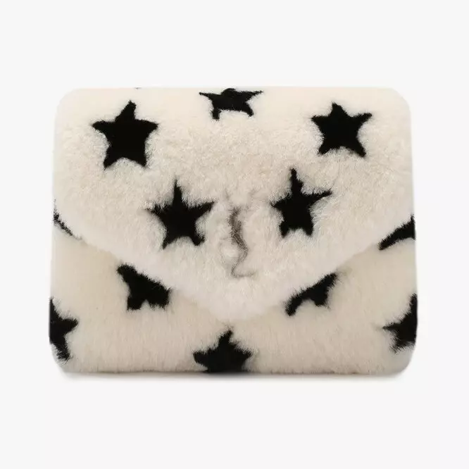 Affectionate and gentle: 10 fluffy bags that do not want to get out of the hands 60846_6