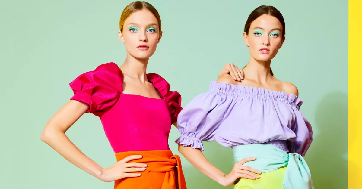 Blouses and dresses that will help make the waist incredibly fine