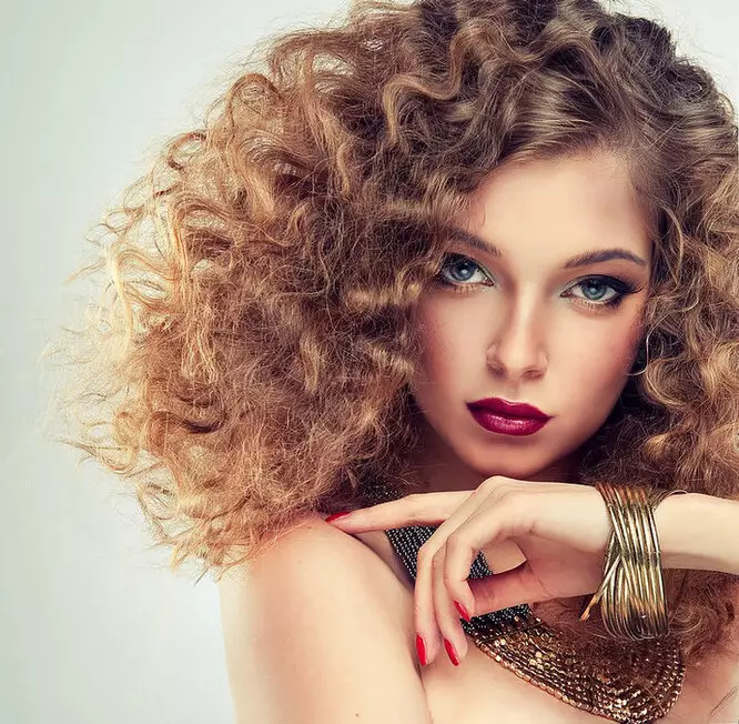 8 simple ways to make beautiful curls 60965_5