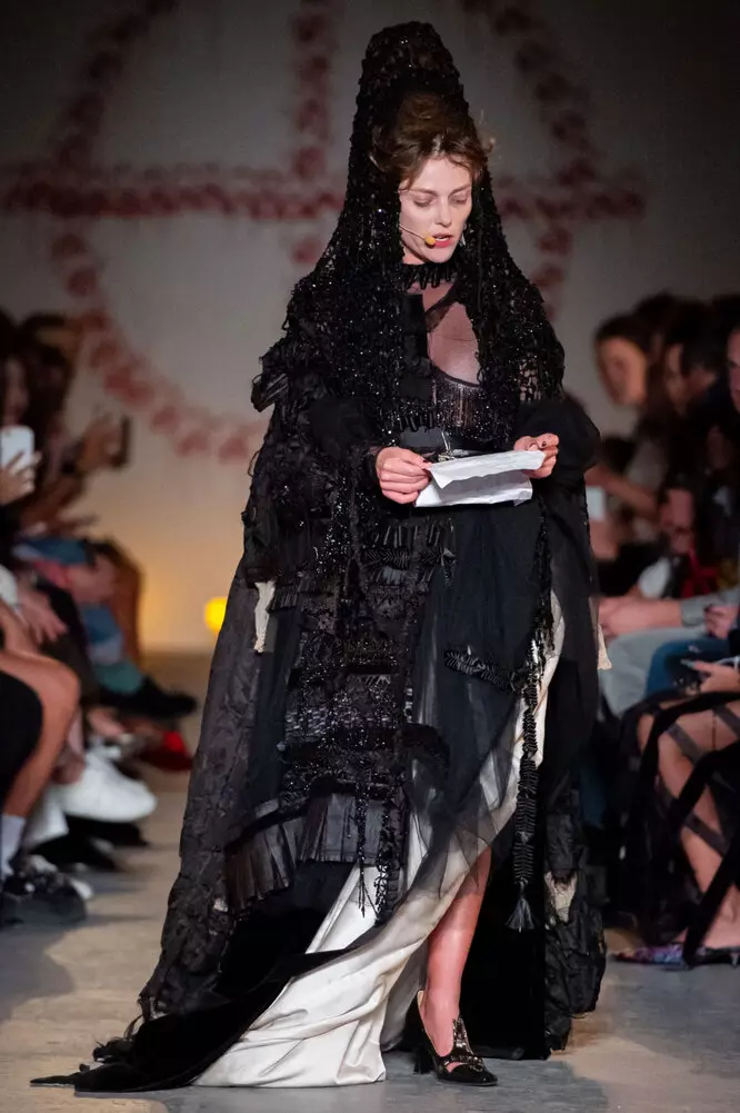 Ghosts of the past and poodles on the head: The most insane fashion shows in London 61118_12