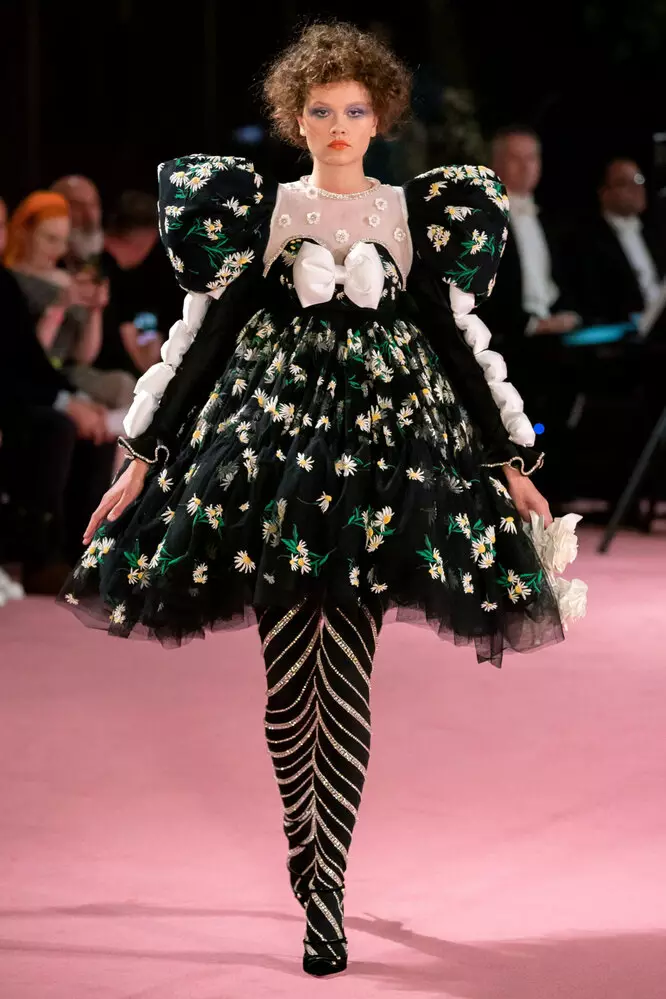 Ghosts of the past and poodles on the head: The most insane fashion shows in London 61118_9