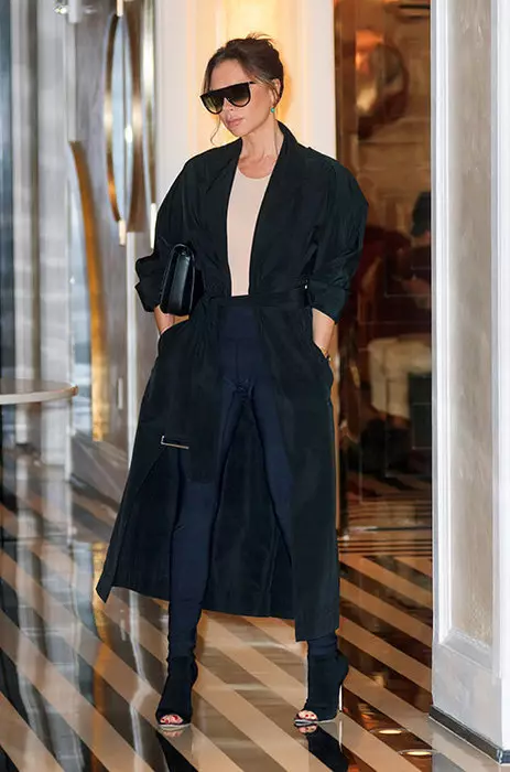 7 fashionable techniques Victoria Beckham, who will use you this fall 61129_3