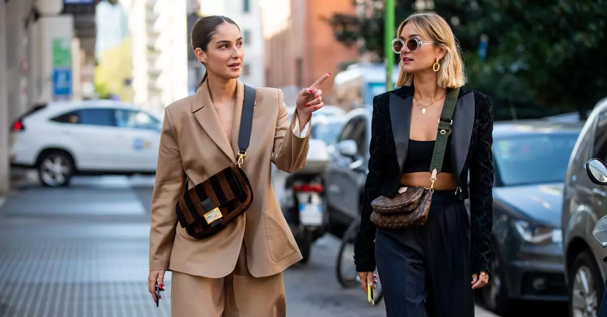 Italian fashionista show how to wear a suit outside the office