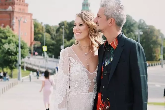 Ksenia Sobchak humiliated new husband grand salary 61436_1