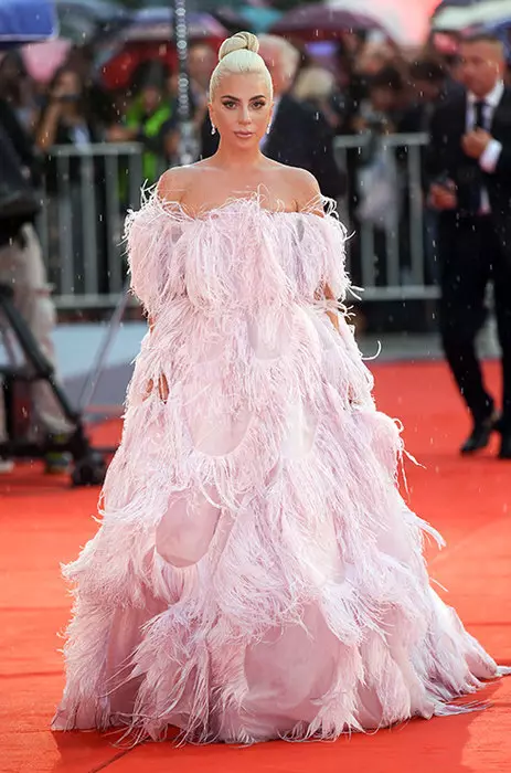 From Lady Di to Lady Gaga: 10 best pink dresses in fashion history 63095_2