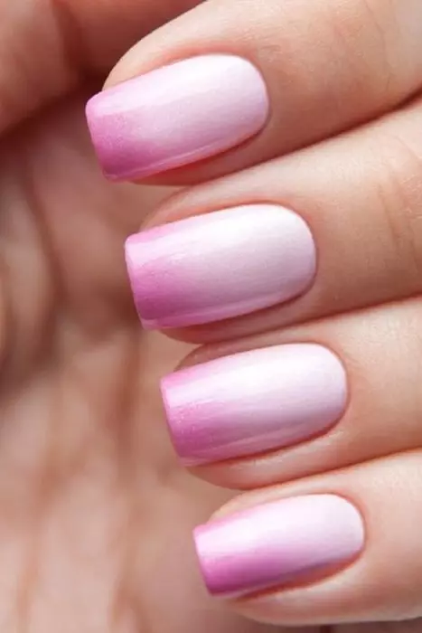 Feminine and gentle: 30 spectacular ideas for pink manicure 64576_13