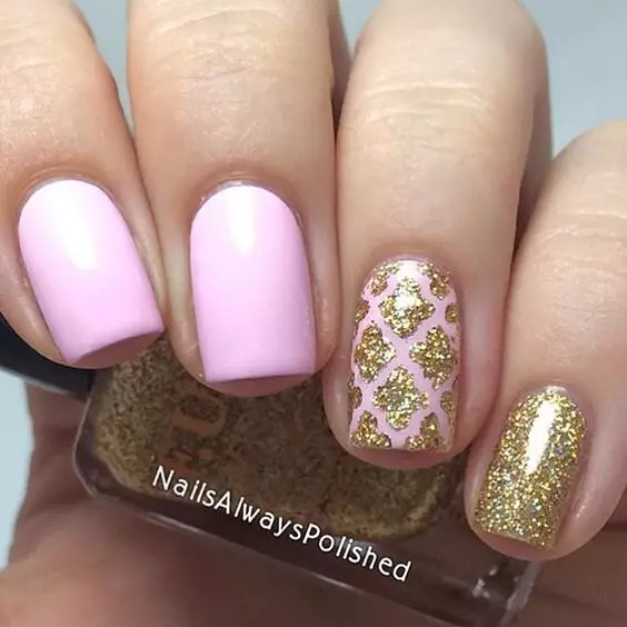 Feminine and gentle: 30 spectacular ideas for pink manicure 64576_25