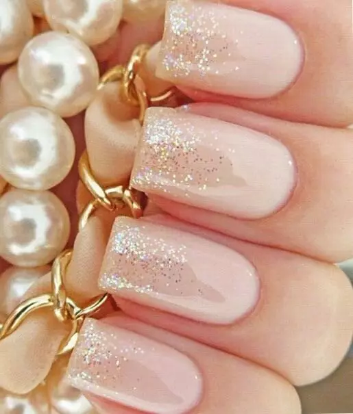Feminine and gentle: 30 spectacular ideas for pink manicure 64576_28