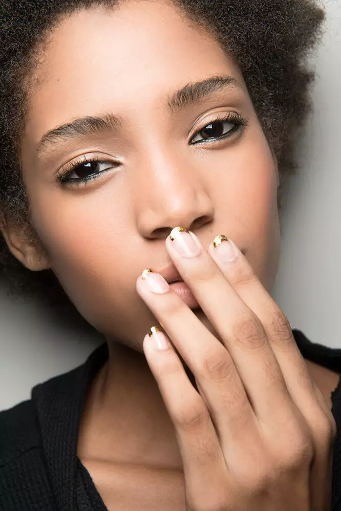 French manicure 2.0: the best ideas to raise the mood 64601_1