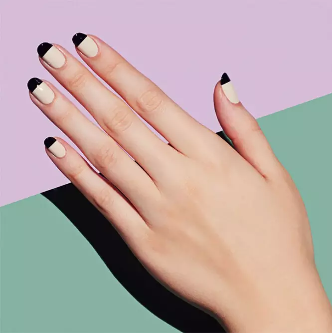 French manicure 2.0: the best ideas to raise the mood 64601_25