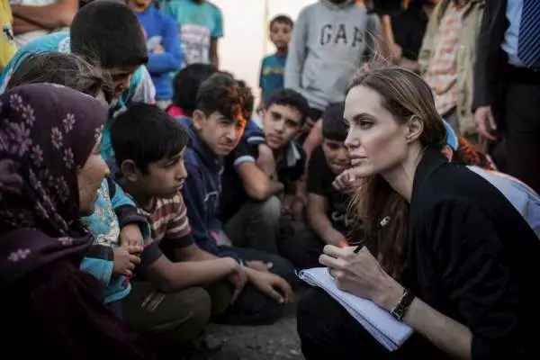 Angelina Jolie: Ah, what a woman! 65207_4
