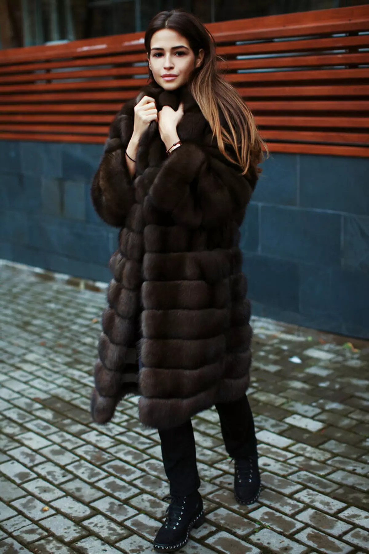 The most fashionable IT-Girl of Moscow tells and shows how to wear a fur coat 65380_5