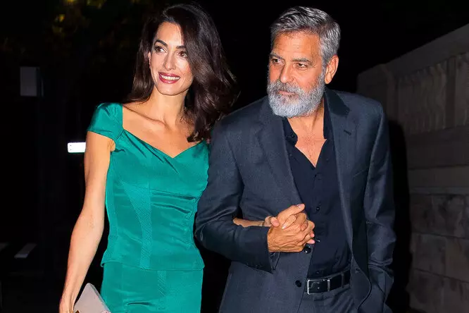 Kako ponoviti stil Amal Clooney 697_8