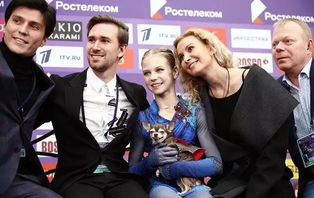 De figuer reedrider Alexander giet trusov nei it team fan 'e Olympyske Kampioen Evgenia Plushenko