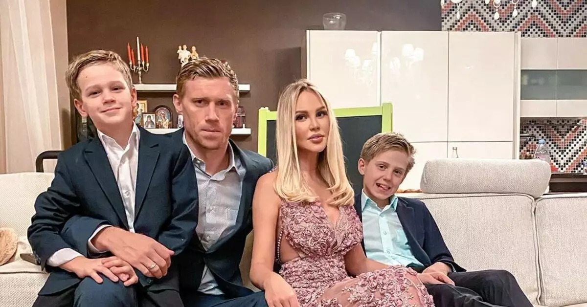 Maria Pogrebnyak het gesê dat hy eers na die goedkeuring van haar man poste in Instagram publiseer