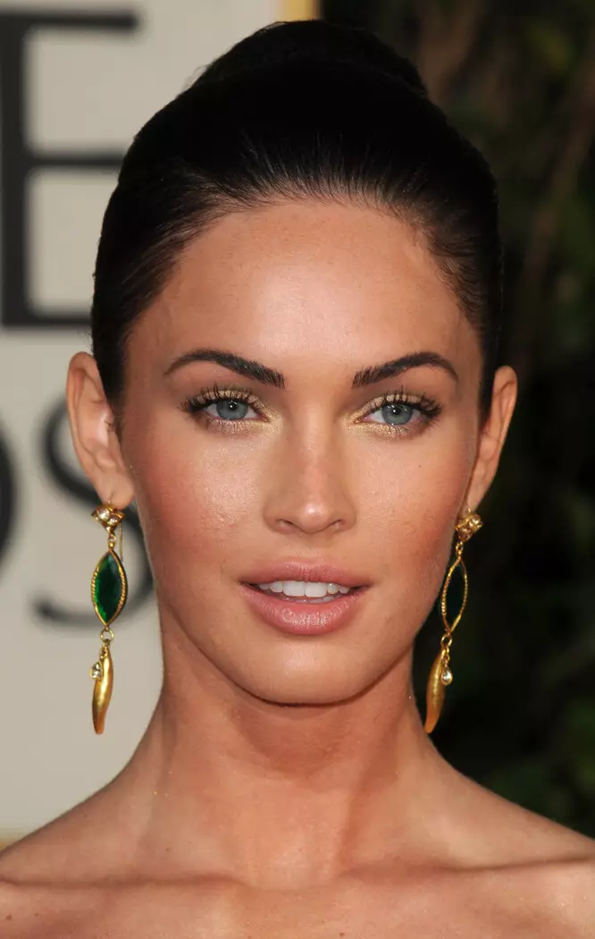 Megan Fox - 34! Rty jako Jolie, zářící stíny a obočí - vypadá: Vyberte si nejlepší a nejhorší krásy herečka 7849_4